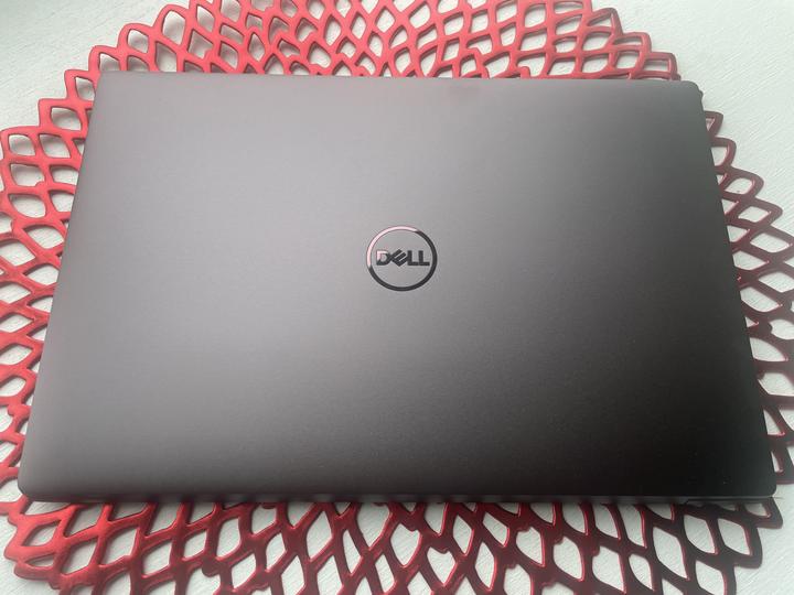 新しく買ったPC。カッコええー🎄 ... | Red | PostPrime