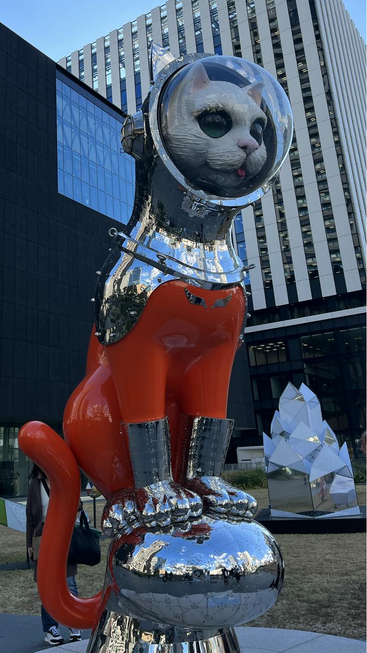 大阪中之島美術館の猫のオブジェ ヤノベケンジのShips ... | Mint87981 | PostPrime